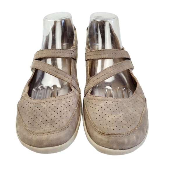 Earth Origins | Shoes | Earth Origins Remy Leather Perforated Mary Jane ...